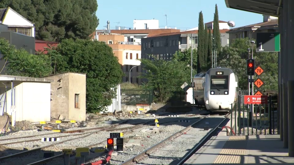 Restablecida la circulación de trenes en Badajoz tras las obras en la ... Restablecida la circulación de trenes en Badajoz tras las obras en la ...