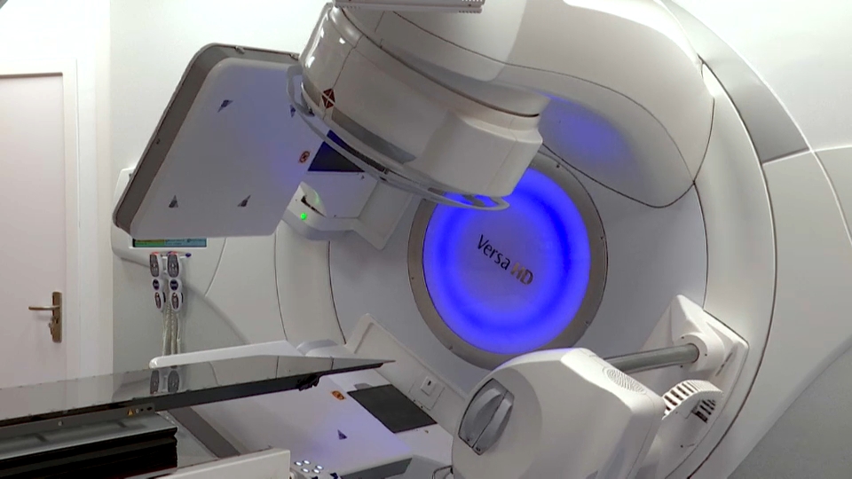 Acelerador lineal de Cáceres practica más de 450 tratamientos en su ...