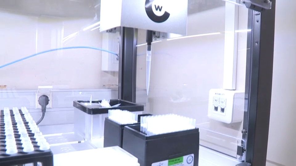 Extremadura contará con 2 nuevos laboratorios para pruebas PCR | Canal ...