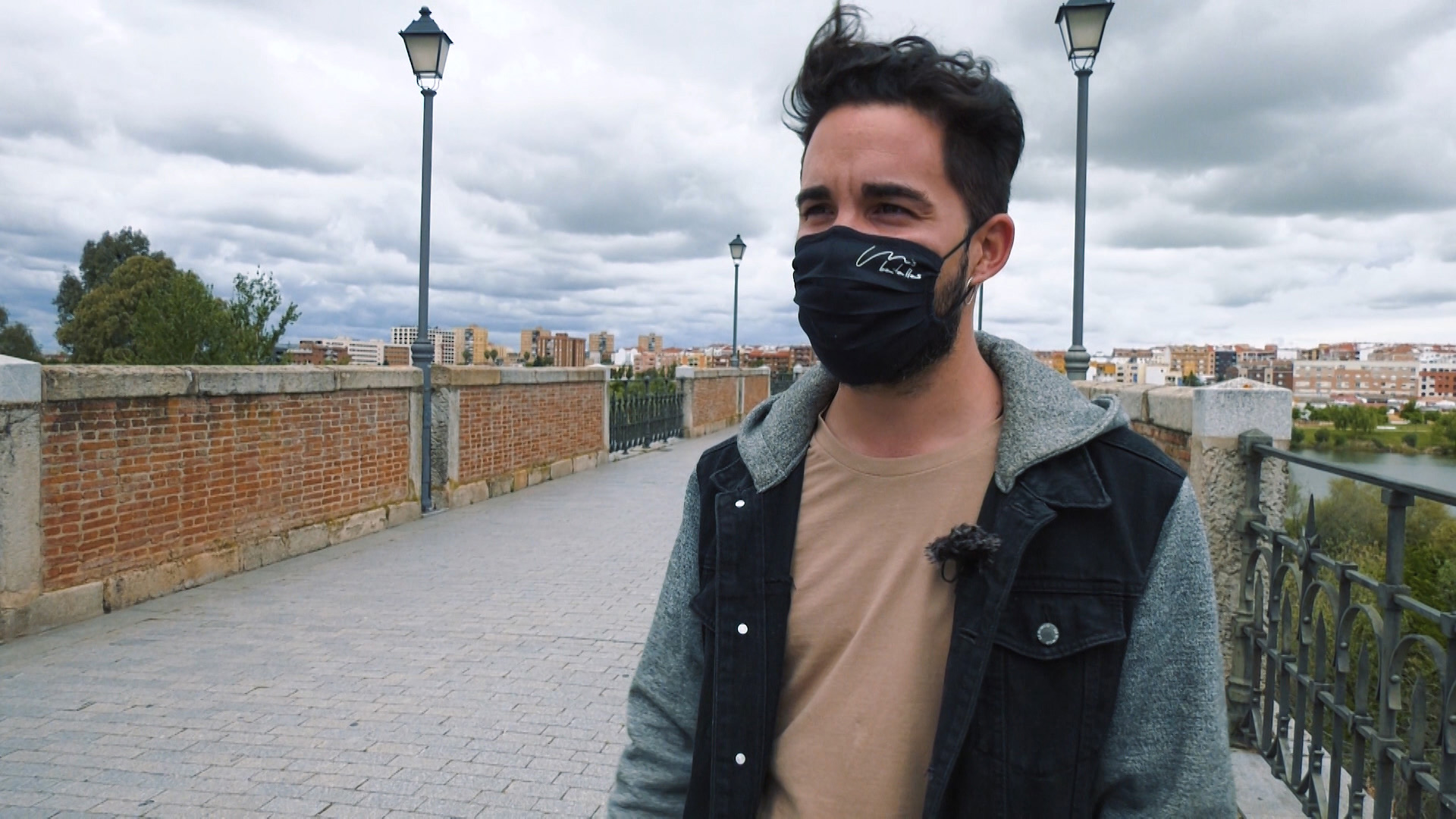 El artista pacense Guibe presenta su primer disco: ‘Mis batallas ...
