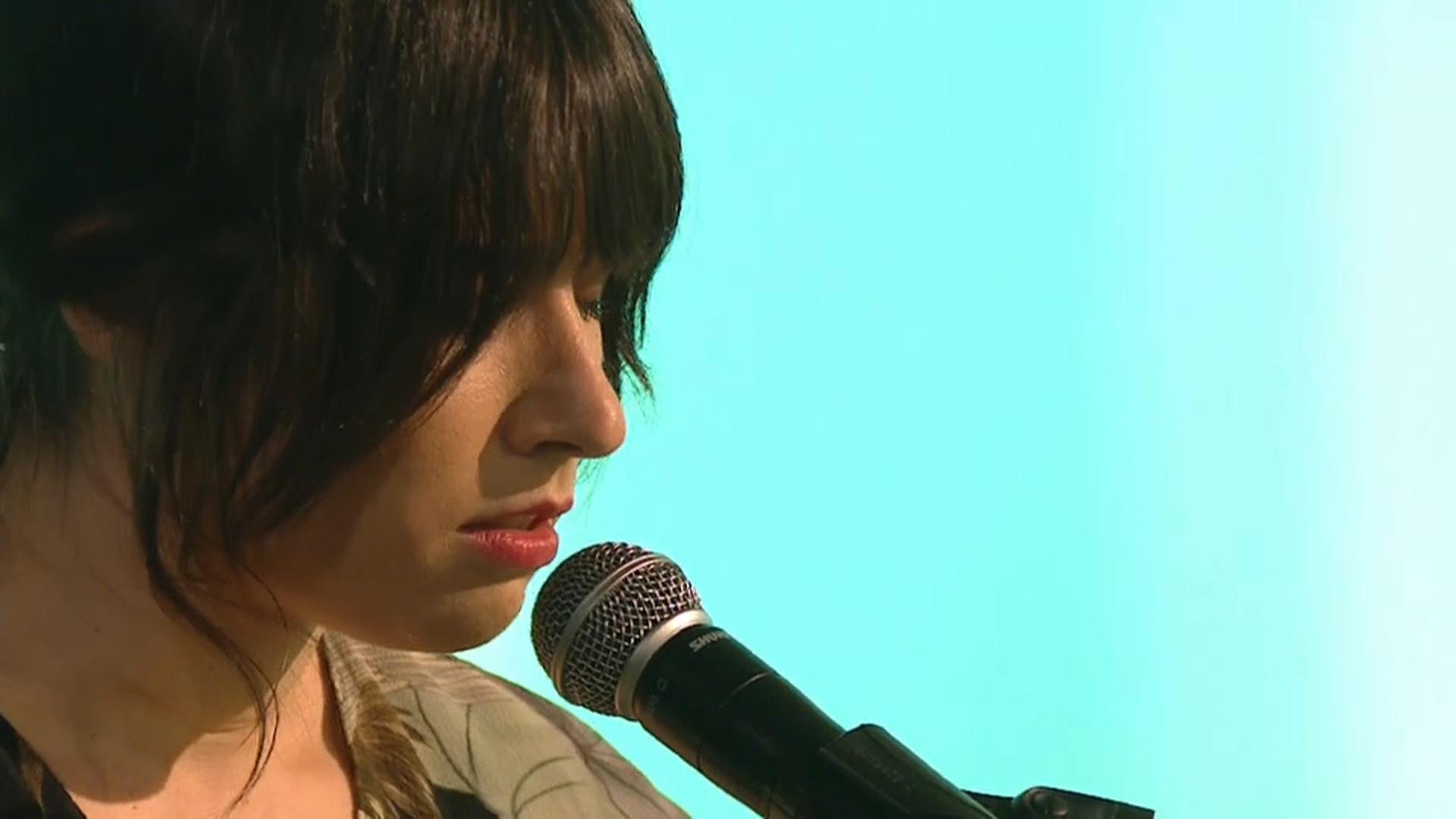 Chloé Bird inicia la gira de presentación de "Flores y escombros ...