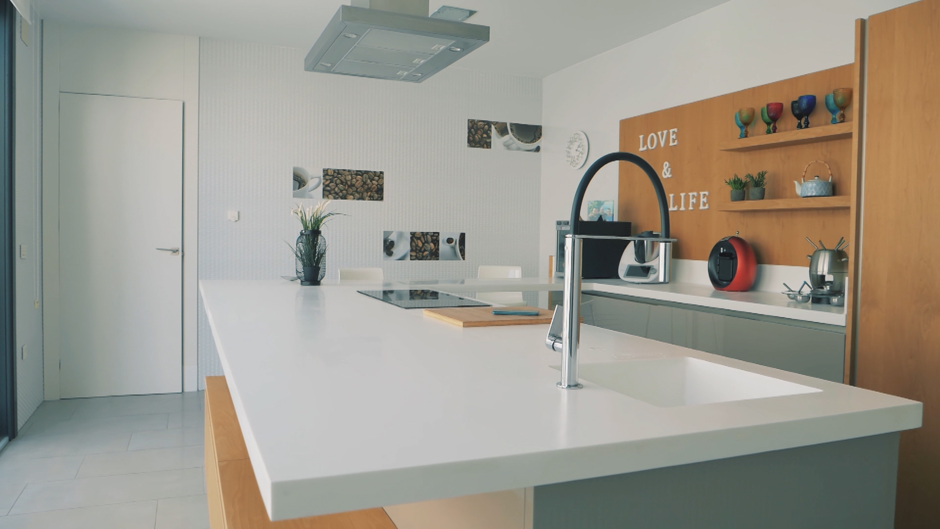 La luz, principal protagonista en esta casa de Calamonte | Canal ...