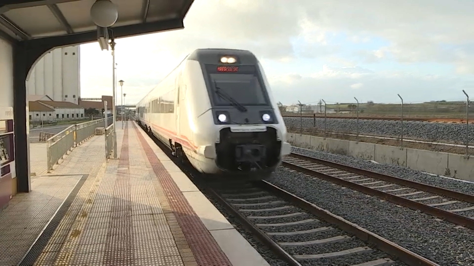 Habrá que esperar un mes más para la llegada del tren rápido a ...
