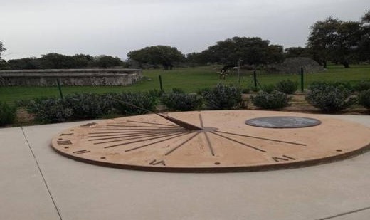 ¿Sabes cómo funciona un reloj solar? En Arroyo de la Luz nos lo ...