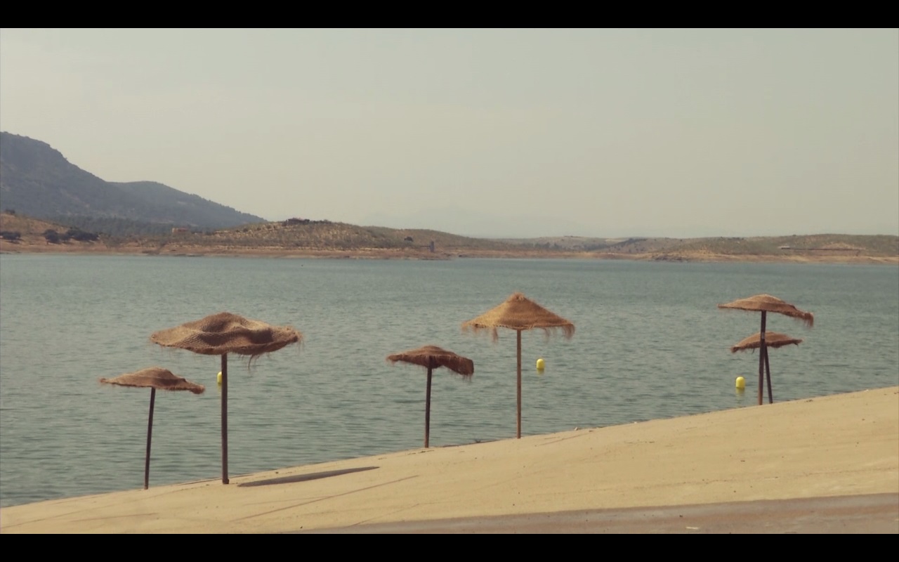 Peloche: playa de bandera azul junto al embalse de García de Sola ...
