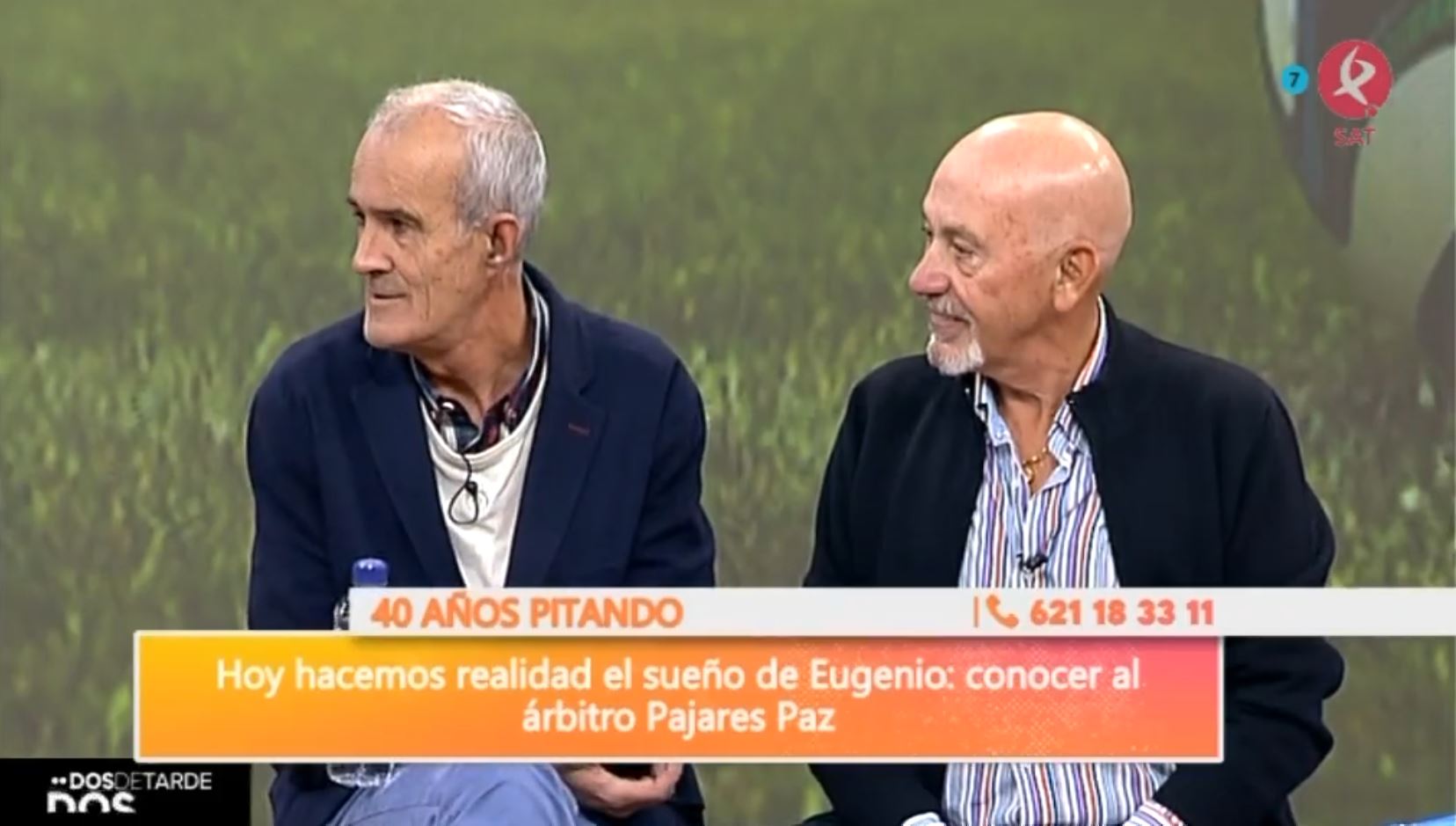 Eugenio conoce a su ídolo, el árbitro Pajares Paz | Canal Extremadura