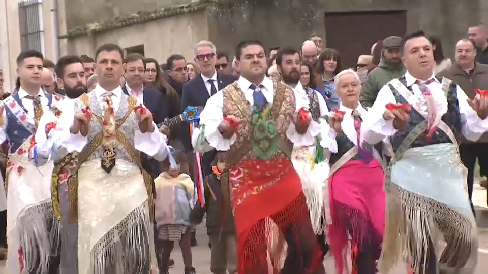 'Los danzantes' de Peloche se preparan para honrar a san Antón