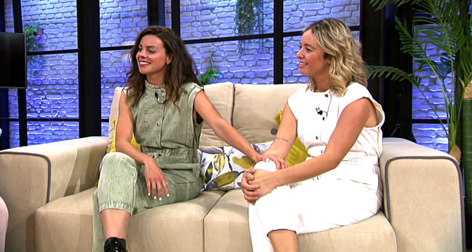 La morala Clara Alvarado nos presenta su dúo musical "Biuti Bambú" con ...