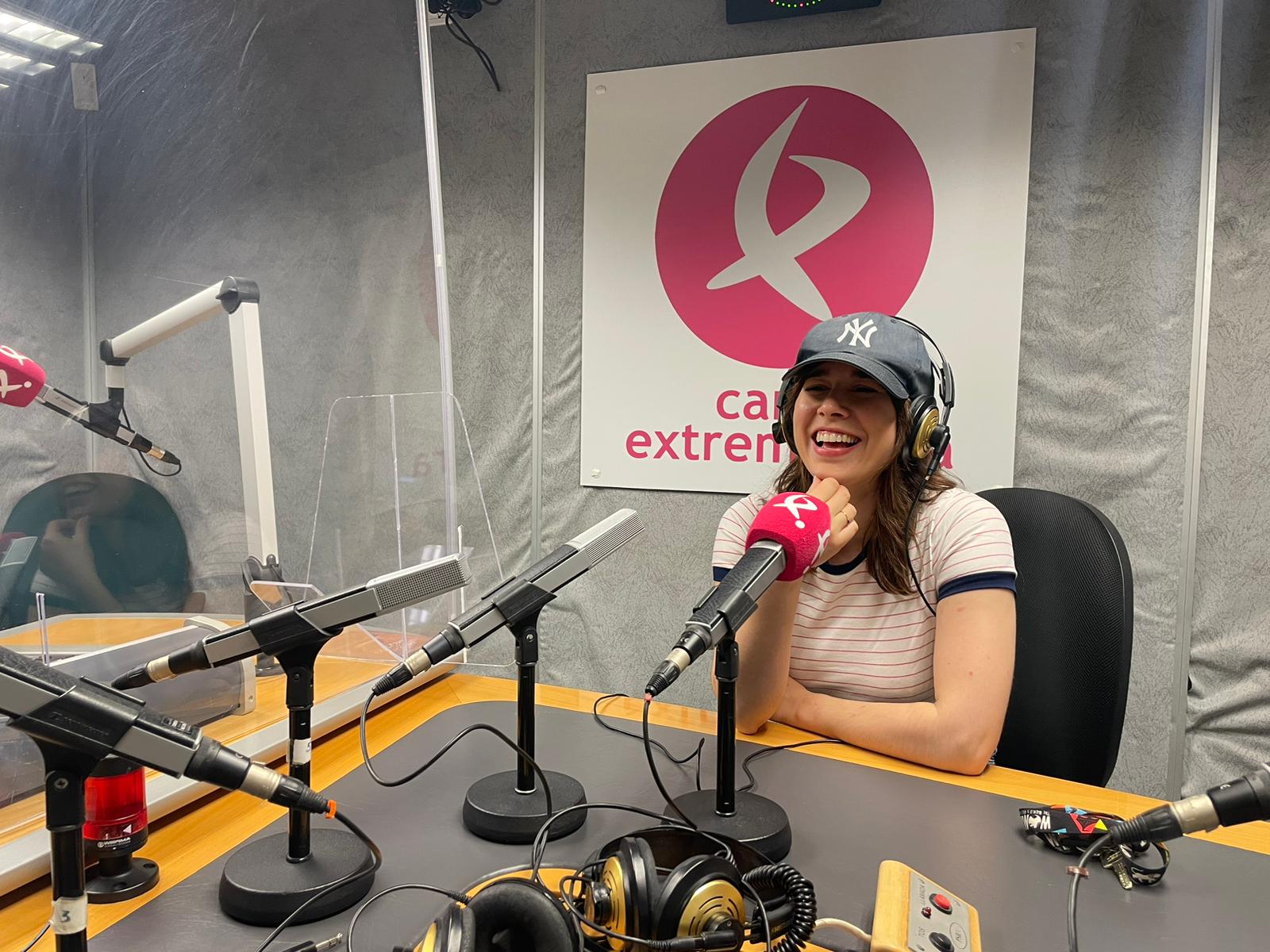 Chloe Bird: "En español logro expresarme con más matices" | Canal ...