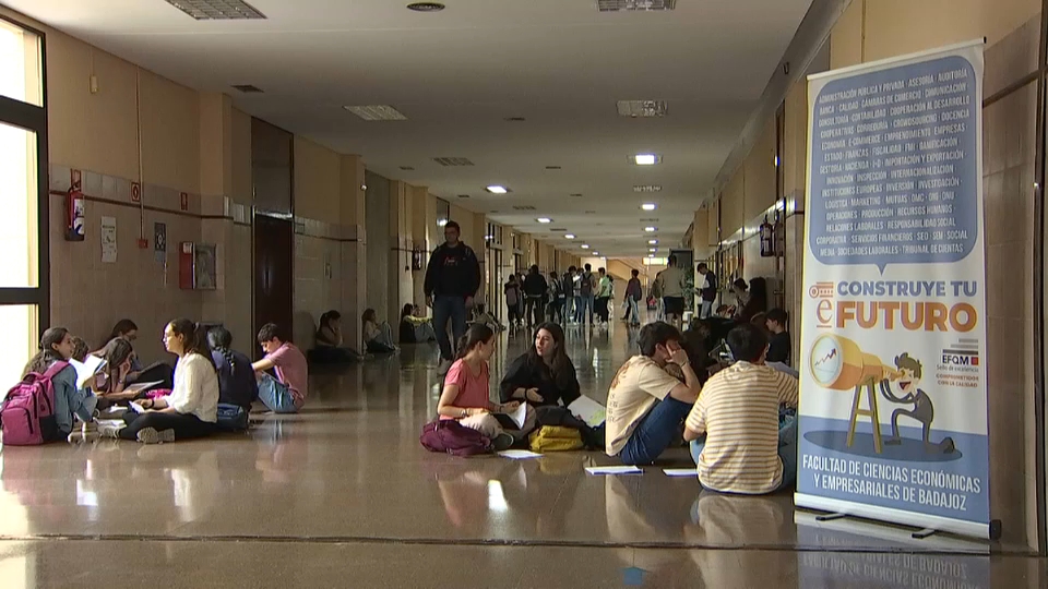 VÍDEO: ¿Se inflan las notas en Bachillerato? | Canal Extremadura