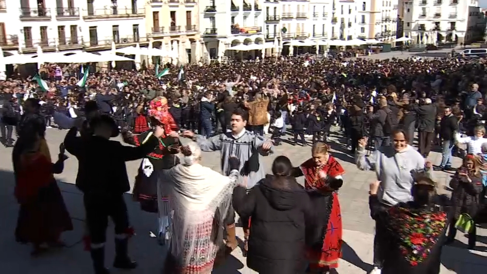 Redoble multitudinario en Cáceres para celebrar la Semana de ...