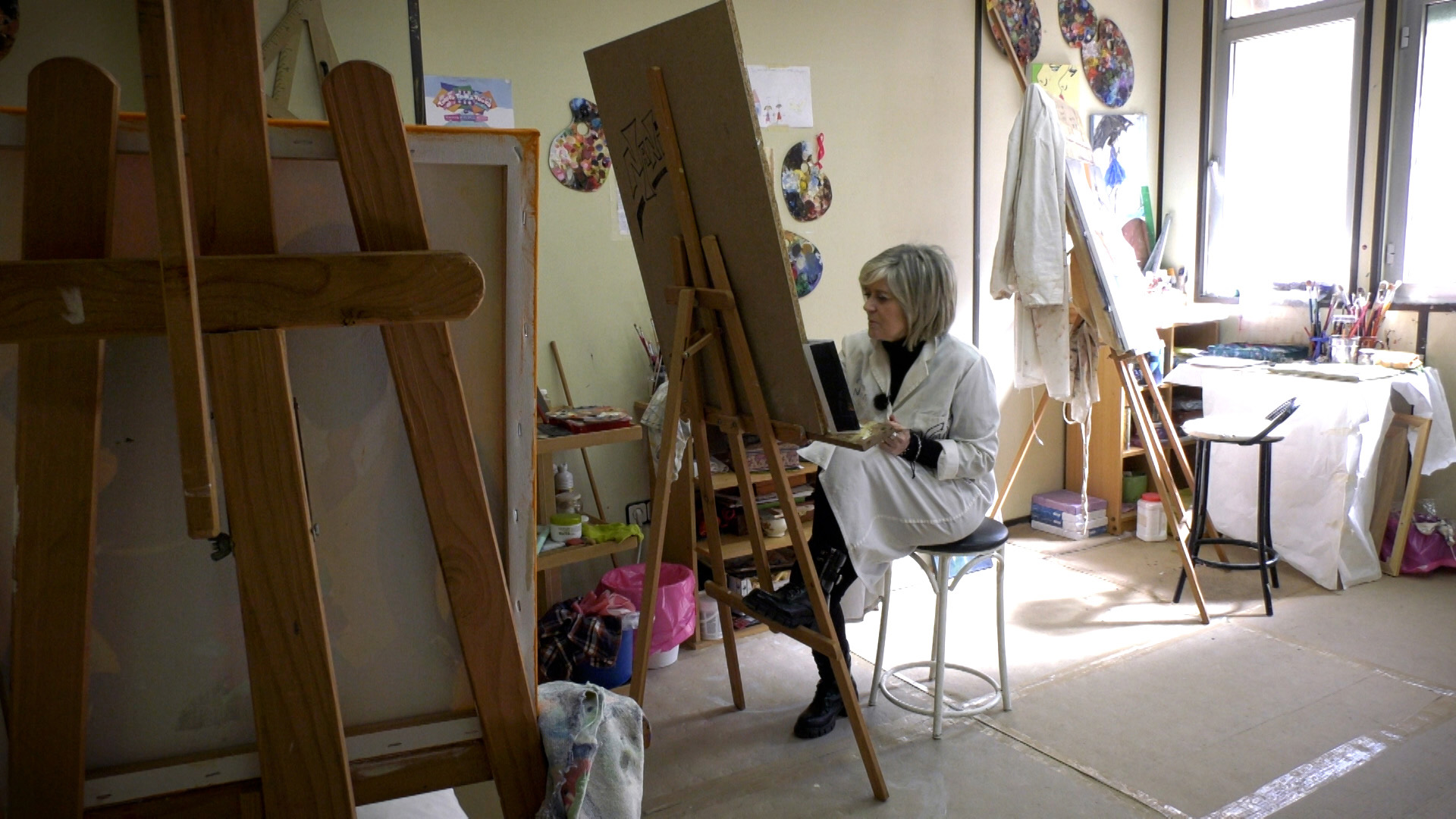 La artista placentina Juani Torres materializa lo efímero en ‘Manchas ...