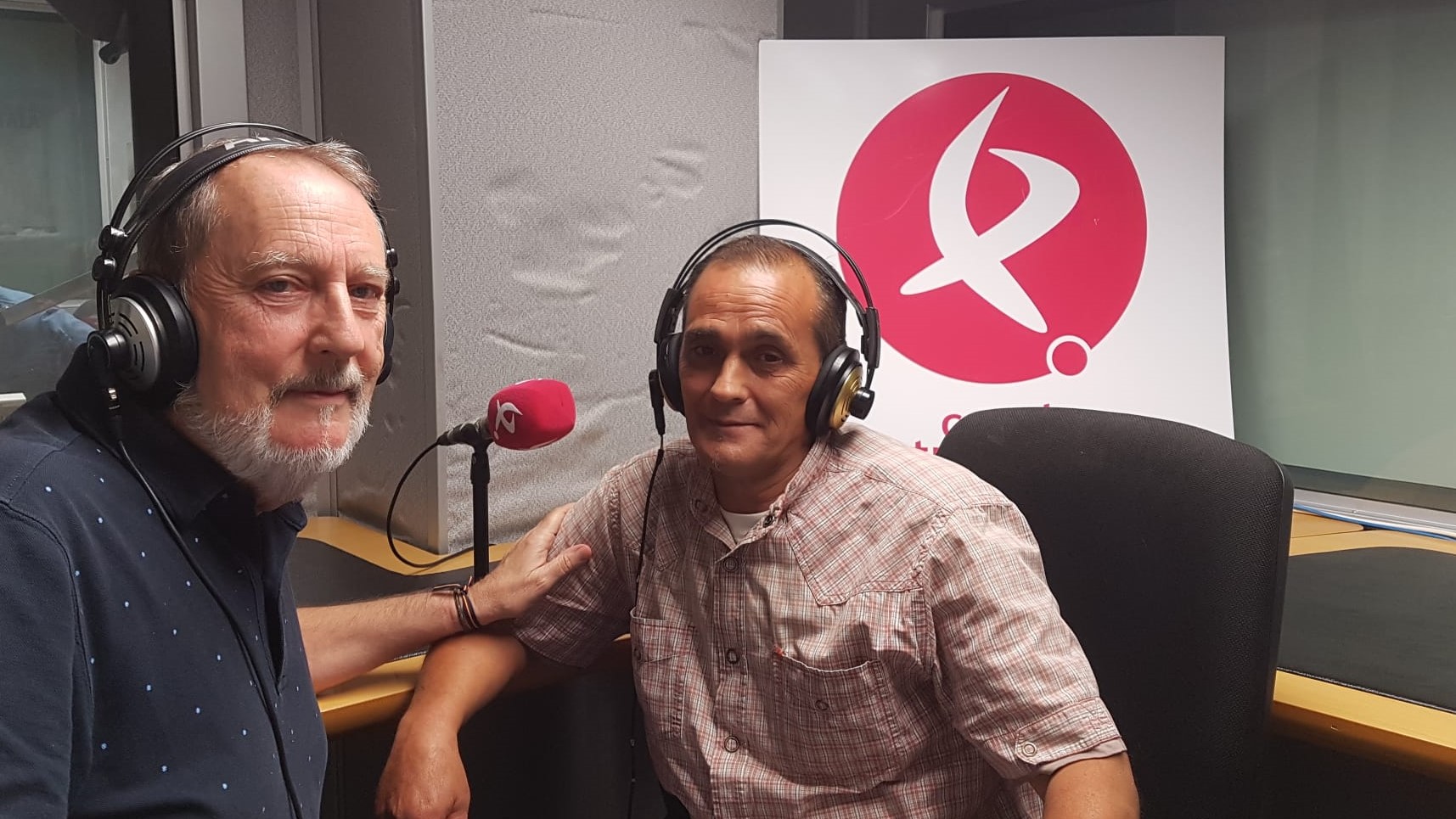 Carlos Salgado, el hombre invisible que sueña con encontrar un empleo ...