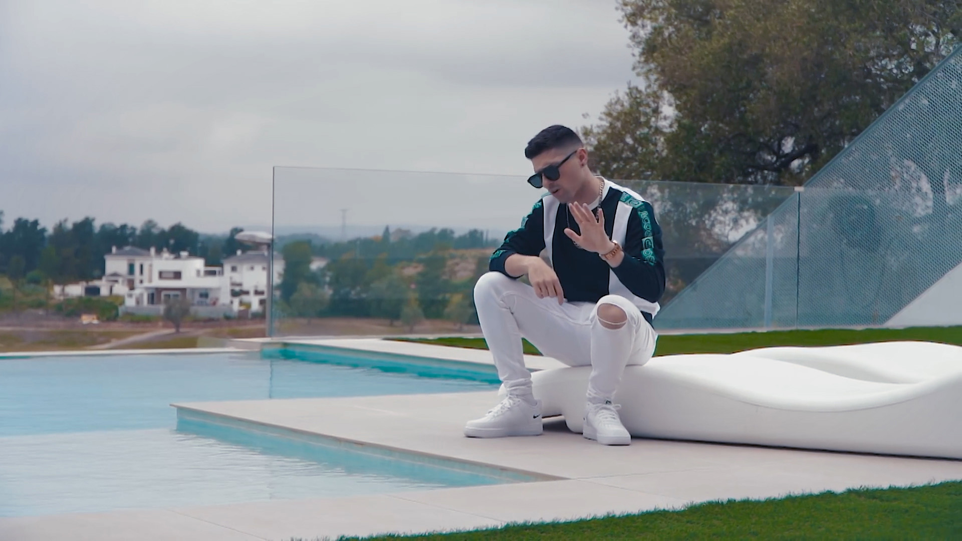 Así suena ‘Ojos de Luna’, candidata extremeña a canción del verano ...